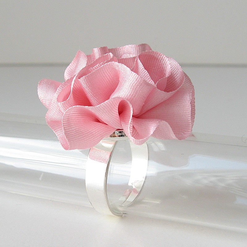 Light Pink Ring. Silk Ribbon on Luulla